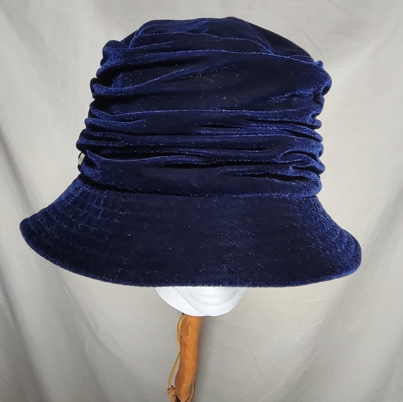 betmar | Accessories | Nwt Betmar Tanzanite Hat Is A Velvet Ruched ...